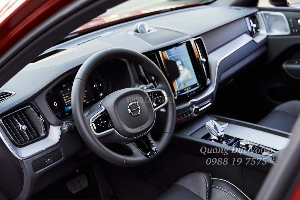 Volvo XC60 Ultimate Dark - Giá xe Volvo XC60